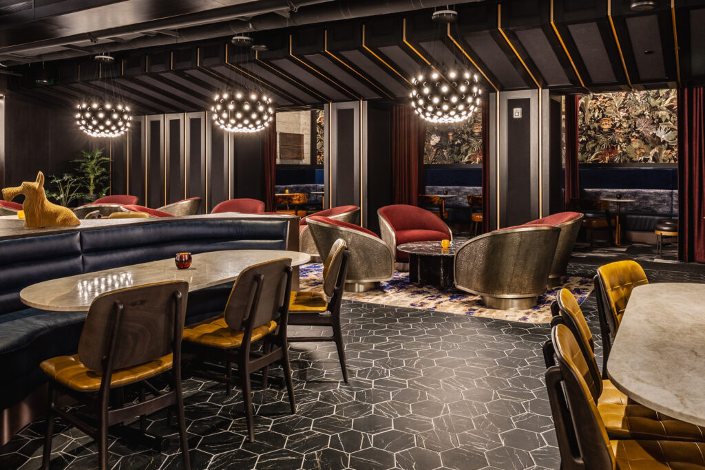 Commission Row - RATIO